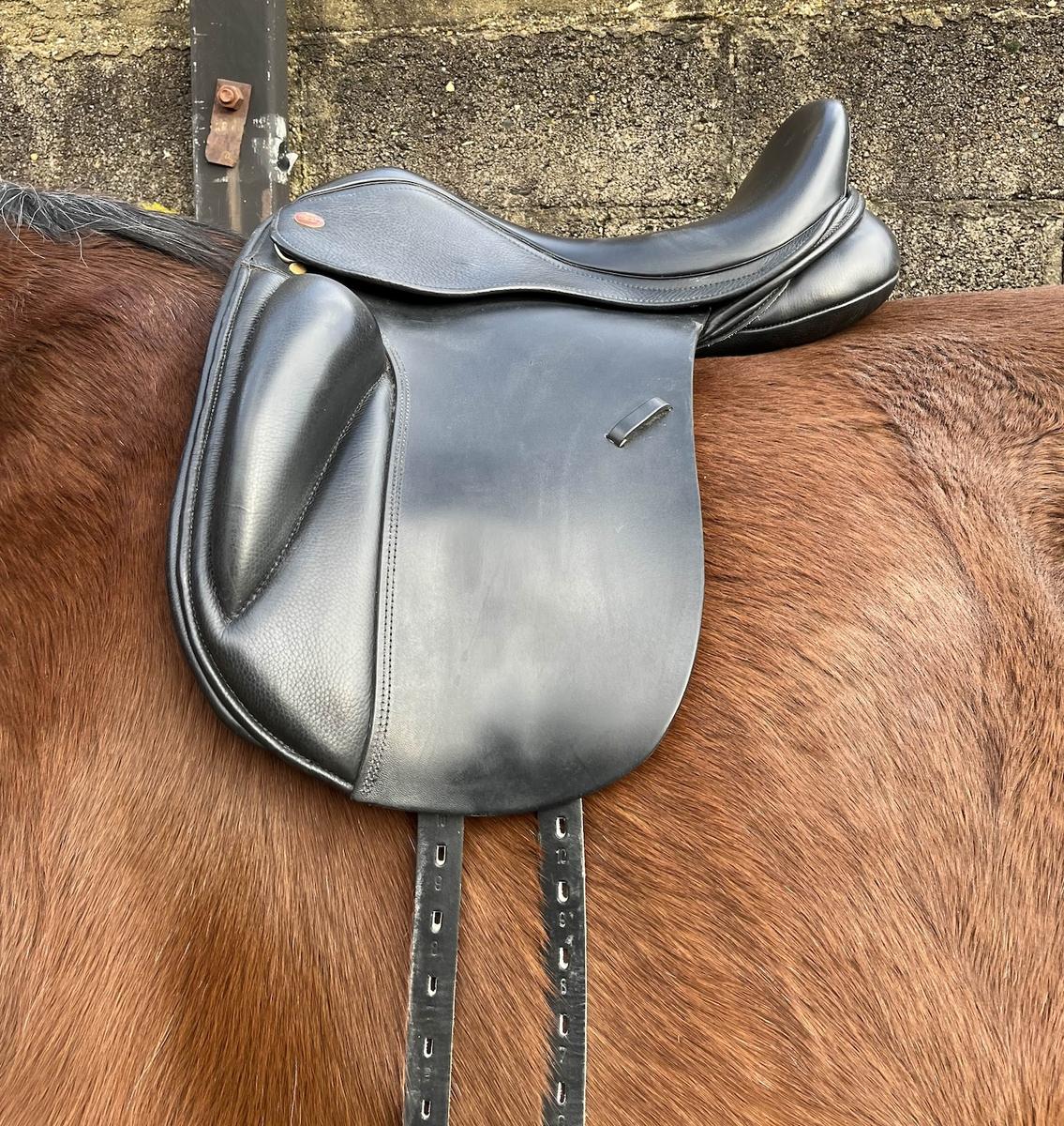 Selle de dressage Kent&Masters